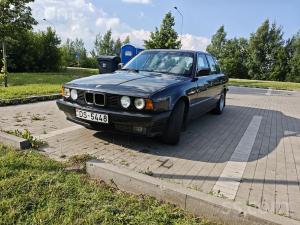Black BMW 535 1988 in Daugavpils, with an engine capacity of 3.50 L and mileage of 300 thousand km for 8500 €, photo 3 on AUTOMOTO.COM.LV