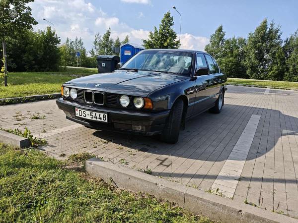 Черный БМВ 535 1988 в Даугавпилс, объемом двигателя 3.43 л и пробегом 300 тыс. км за 8500 €, фото 2 на AUTOMOTO.COM.LV