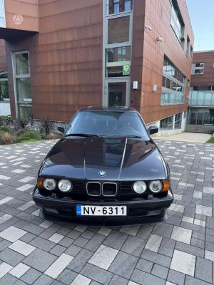 Melns BMW 535 1989 Liepāja, ar dzinēja tilpumu 3.43 L un nobraukumu 358 tūkst. km par 10490 €, foto 8 vietnē AUTOMOTO.COM.LV