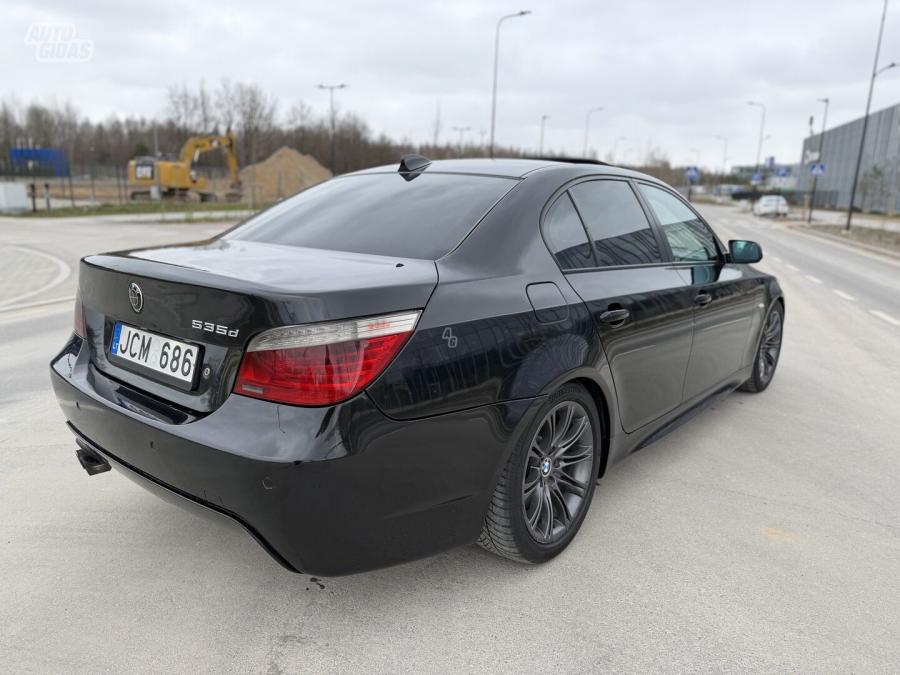 Black BMW 535 2004 in Vilnius, with an engine capacity of 3.00 L and mileage of 430 thousand km for 6200 €, photo 11 on AUTOMOTO.COM.LV