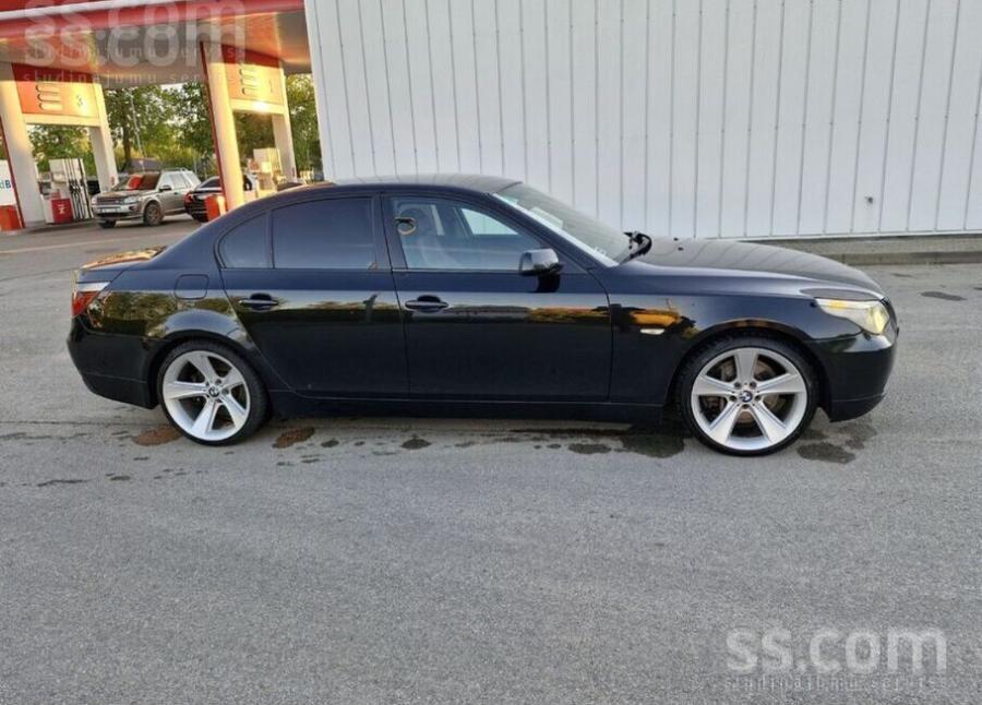 Black BMW 535 2005 in Dobele, with an engine capacity of 3.50 L and mileage of 324 thousand km for 5750 €, photo 4 on AUTOMOTO.COM.LV