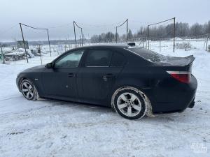 Melns BMW 535 2005 Viļņa, ar dzinēja tilpumu 3.00 L un nobraukumu 381 tūkst. km par 4500 €, foto 3 vietnē AUTOMOTO.COM.LV