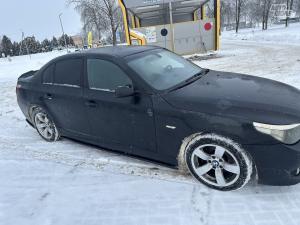 Melns BMW 535 2005 Viļņa, ar dzinēja tilpumu 3.00 L un nobraukumu 381 tūkst. km par 4500 €, foto 5 vietnē AUTOMOTO.COM.LV