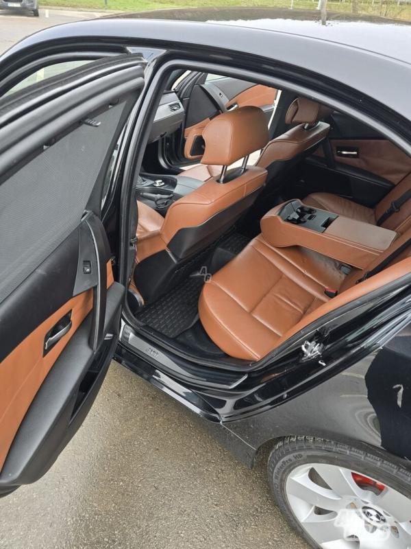 Black BMW 535 2005 in Kaunas, with an engine capacity of 3.50 L and mileage of 474 thousand km for 3500 €, photo 7 on AUTOMOTO.COM.LV