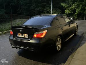 Black BMW 535 2005 in Vilnius, with an engine capacity of 3.00 L and mileage of 386 thousand km for 4555 €, photo 8 on AUTOMOTO.COM.LV