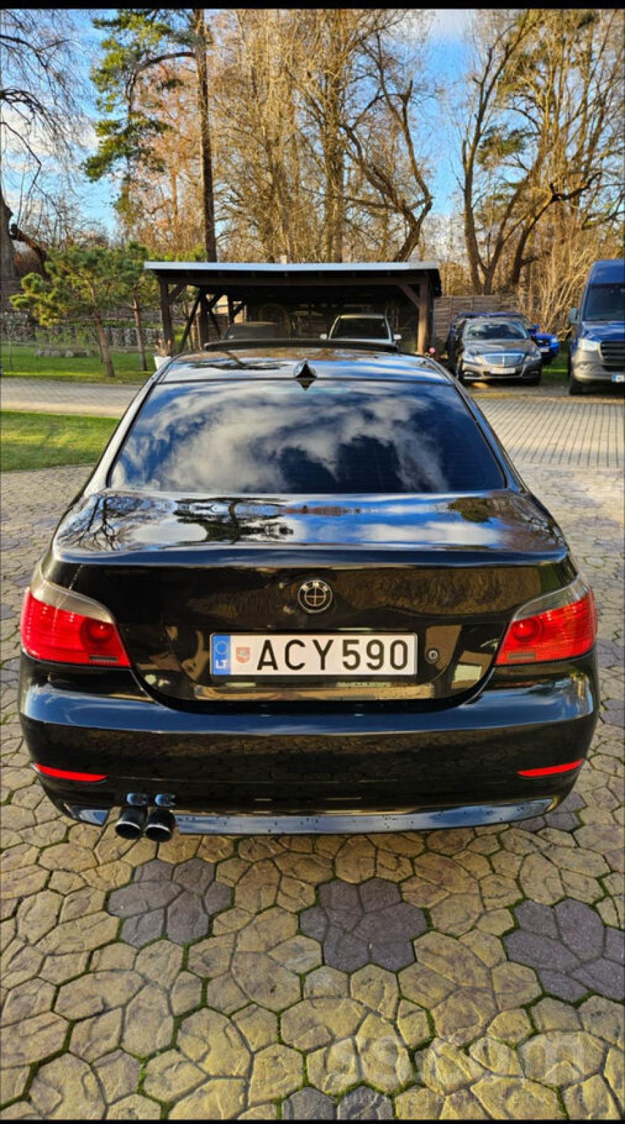 Black BMW 535 2005 in Klaipeda, with an engine capacity of 3.00 L and mileage of 329 thousand km for 5499 €, photo 3 on AUTOMOTO.COM.LV