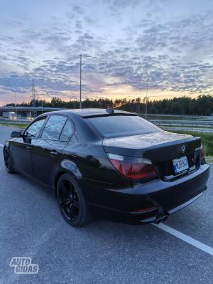 Melns BMW 535 2005 Kauņa, ar dzinēja tilpumu 3.00 L un nobraukumu 470 tūkst. km par 4100 €, foto 4 vietnē AUTOMOTO.COM.LV