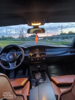 Melns BMW 535 2005 Kauņa, ar dzinēja tilpumu 3.00 L un nobraukumu 470 tūkst. km par 4100 €, foto 7 vietnē AUTOMOTO.COM.LV