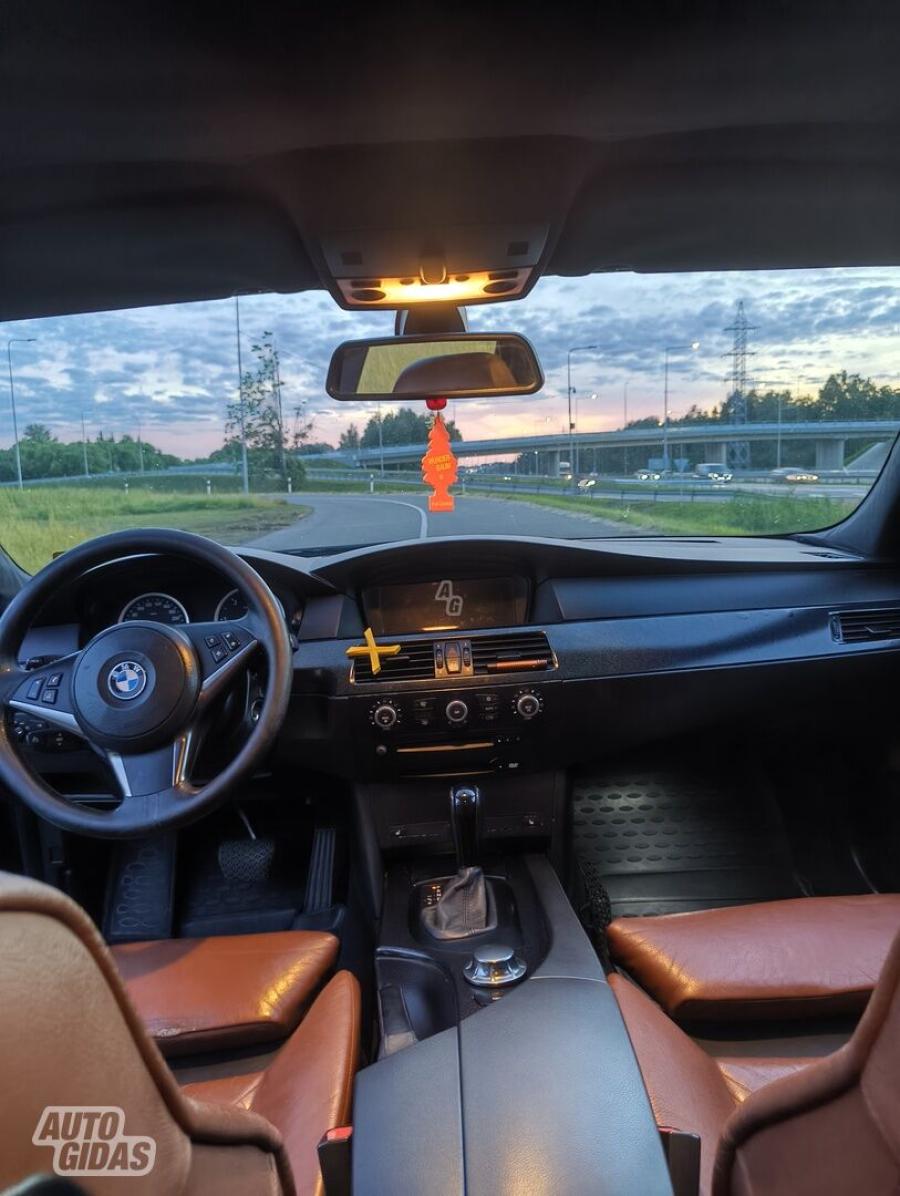 Melns BMW 535 2005 Kauņa, ar dzinēja tilpumu 3.00 L un nobraukumu 470 tūkst. km par 4100 €, foto 7 vietnē AUTOMOTO.COM.LV