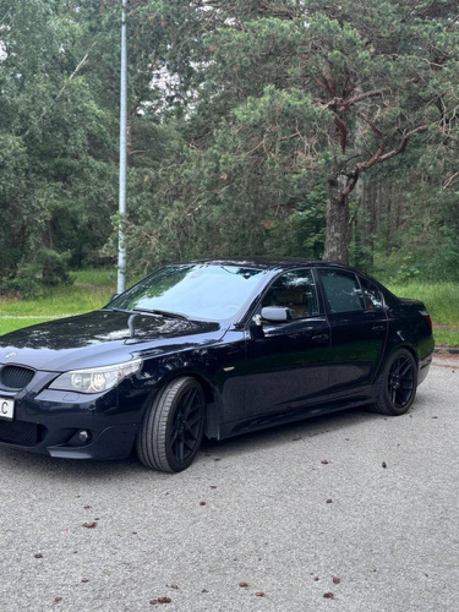 Melns BMW 535 2005 Tallina, ar dzinēja tilpumu 0.00 L un nobraukumu 0 tūkst. km par 7700 €, foto 5 vietnē AUTOMOTO.COM.LV