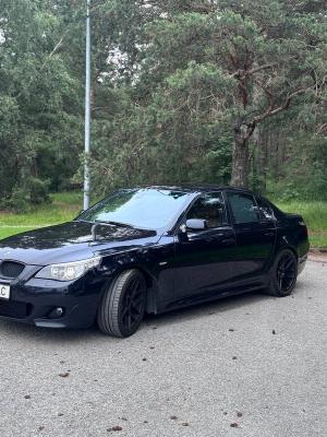 Melns BMW 535 2005 Tallina, ar dzinēja tilpumu 0.00 L un nobraukumu 0 tūkst. km par 7700 €, foto 18 vietnē AUTOMOTO.COM.LV