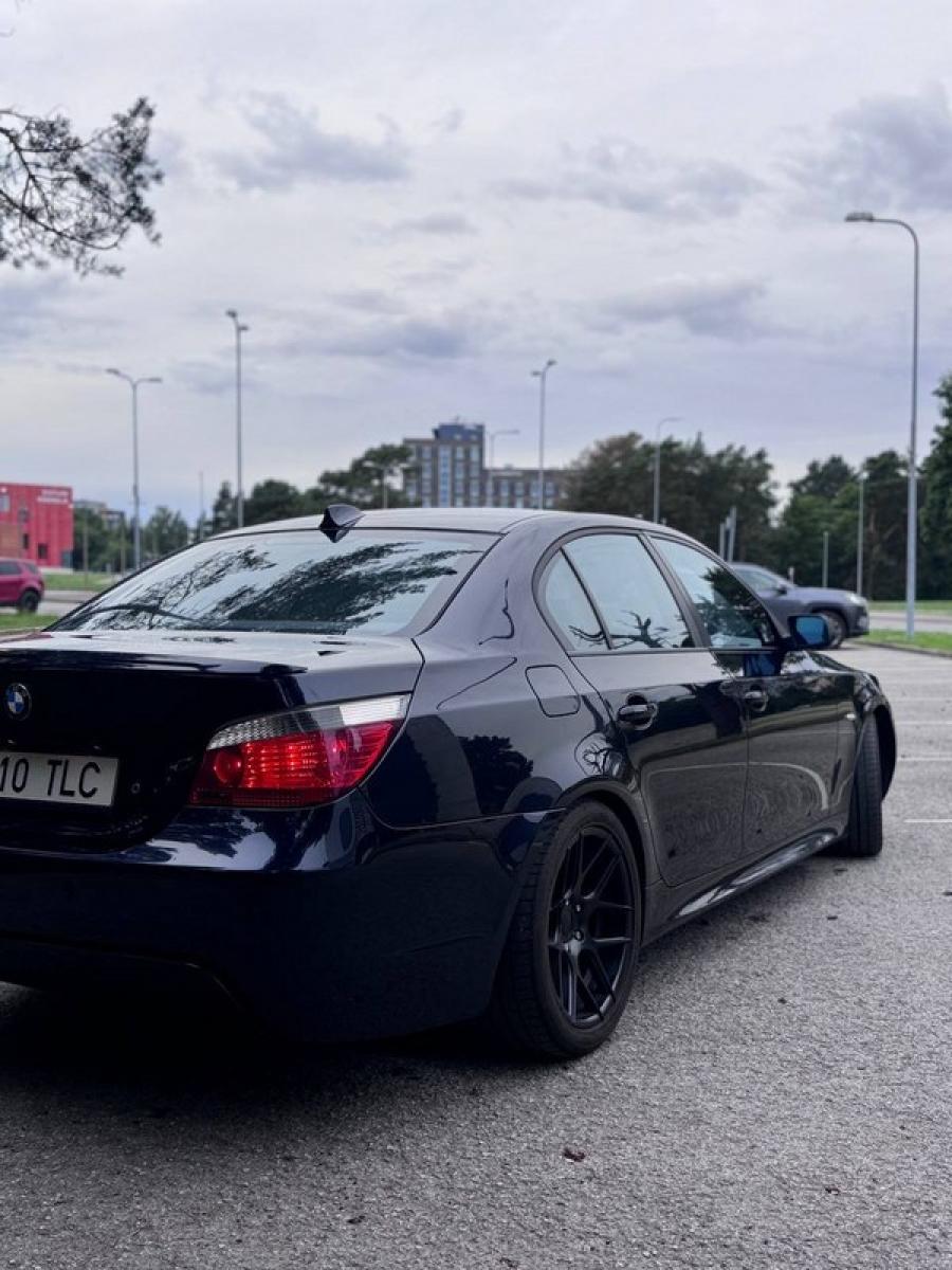 Melns BMW 535 2005 Tallina, ar dzinēja tilpumu 0.00 L un nobraukumu 0 tūkst. km par 7700 €, foto 20 vietnē AUTOMOTO.COM.LV