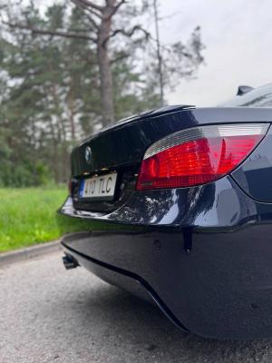 Melns BMW 535 2005 Tallina, ar dzinēja tilpumu 0.00 L un nobraukumu 0 tūkst. km par 7700 €, foto 22 vietnē AUTOMOTO.COM.LV