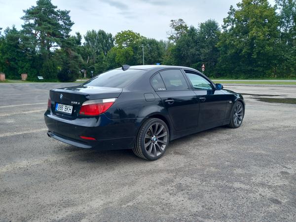 Melns BMW 535 2005 Pērnava, ar dzinēja tilpumu 3.00 L un nobraukumu 457 tūkst. km par 4000 €, foto 2 vietnē AUTOMOTO.COM.LV