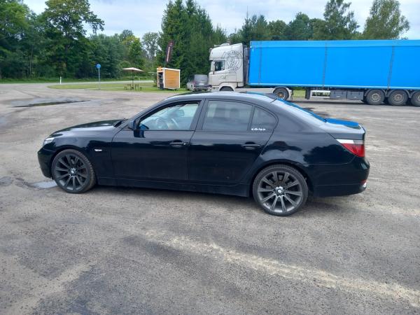 Melns BMW 535 2005 Pērnava, ar dzinēja tilpumu 3.00 L un nobraukumu 457 tūkst. km par 4000 €, foto 8 vietnē AUTOMOTO.COM.LV