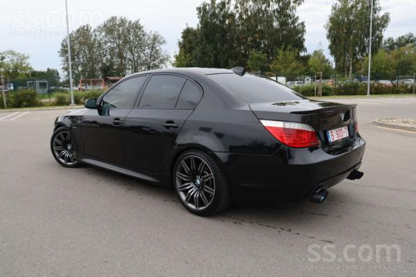 Melns BMW 535 2005 Rīga, ar dzinēja tilpumu 3.00 L un nobraukumu 0 tūkst. km par 4790 €, foto 4 vietnē AUTOMOTO.COM.LV