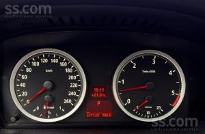 Black BMW 535 2006 in Riga, with an engine capacity of 3.00 L and mileage of 371 thousand km for 7500 €, photo 24 on AUTOMOTO.COM.LV
