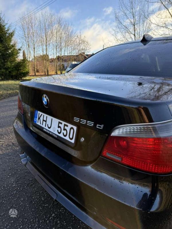 Black BMW 535 2006 in Siauliai, with an engine capacity of 2.99 L and mileage of 477 thousand km for 3500 €, photo 3 on AUTOMOTO.COM.LV