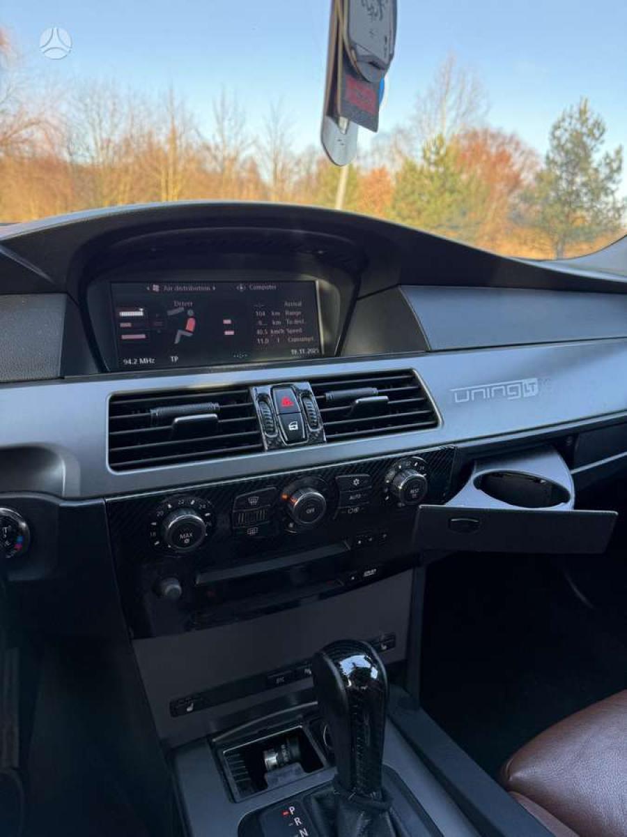 Melns BMW 535 2006 Šauļi, ar dzinēja tilpumu 2.99 L un nobraukumu 477 tūkst. km par 3500 €, foto 12 vietnē AUTOMOTO.COM.LV