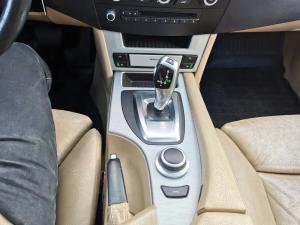 Black BMW 535 2007 in Kuldiga, with an engine capacity of 3.00 L and mileage of 452 thousand km for 4700 €, photo 14 on AUTOMOTO.COM.LV