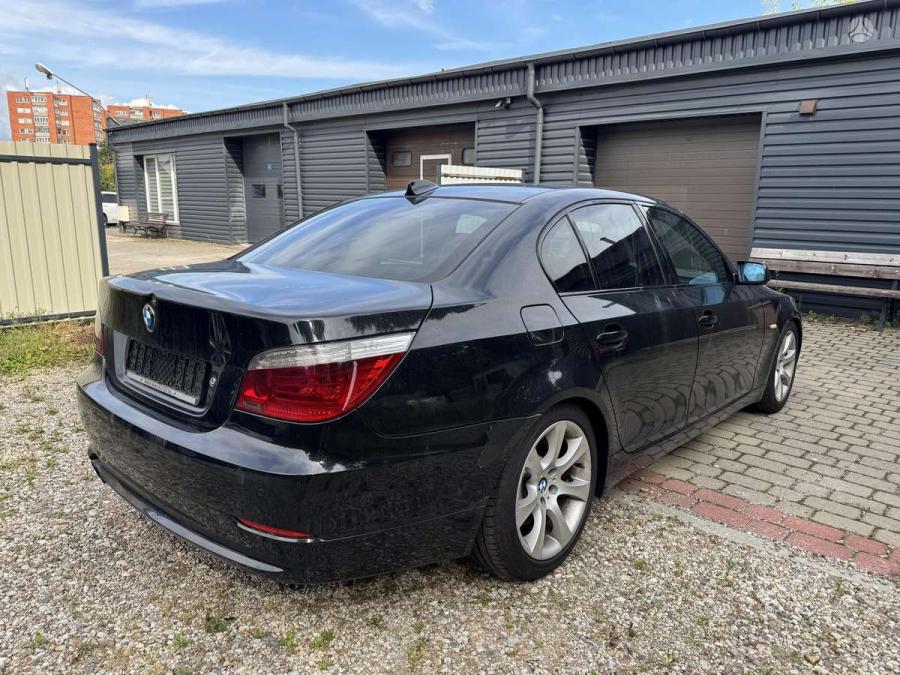 Black BMW 535 2007 in Alytus, with an engine capacity of 3.00 L and mileage of 405 thousand km for 3350 €, photo 5 on AUTOMOTO.COM.LV