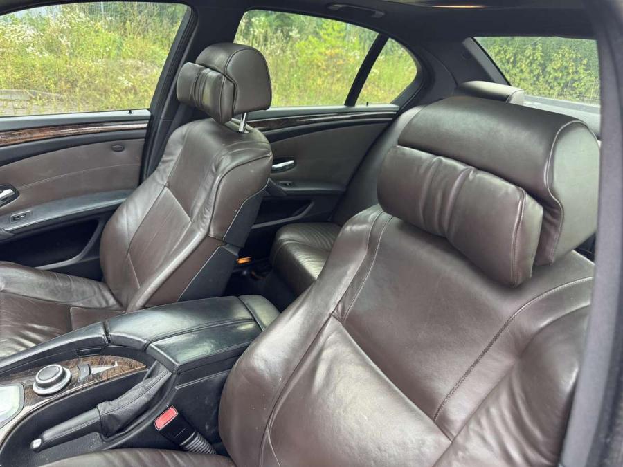 Black BMW 535 2007 in Alytus, with an engine capacity of 3.00 L and mileage of 405 thousand km for 3350 €, photo 9 on AUTOMOTO.COM.LV
