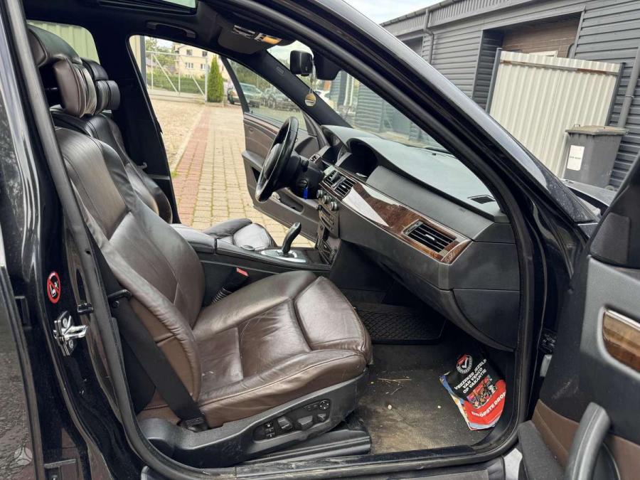 Black BMW 535 2007 in Alytus, with an engine capacity of 3.00 L and mileage of 405 thousand km for 3350 €, photo 10 on AUTOMOTO.COM.LV