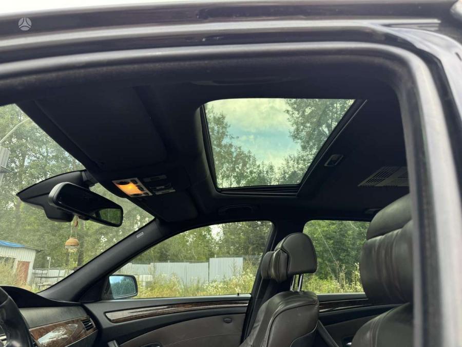 Black BMW 535 2007 in Alytus, with an engine capacity of 3.00 L and mileage of 405 thousand km for 3350 €, photo 12 on AUTOMOTO.COM.LV