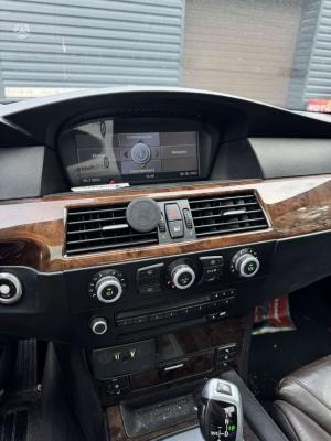 Black BMW 535 2007 in Alytus, with an engine capacity of 3.00 L and mileage of 405 thousand km for 3350 €, photo 13 on AUTOMOTO.COM.LV