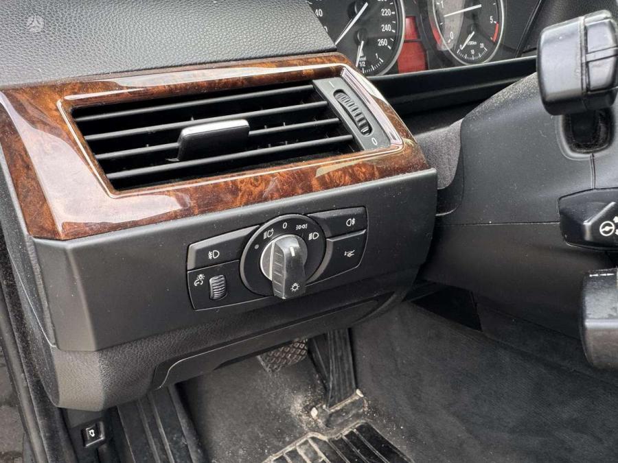 Black BMW 535 2007 in Alytus, with an engine capacity of 3.00 L and mileage of 405 thousand km for 3350 €, photo 20 on AUTOMOTO.COM.LV