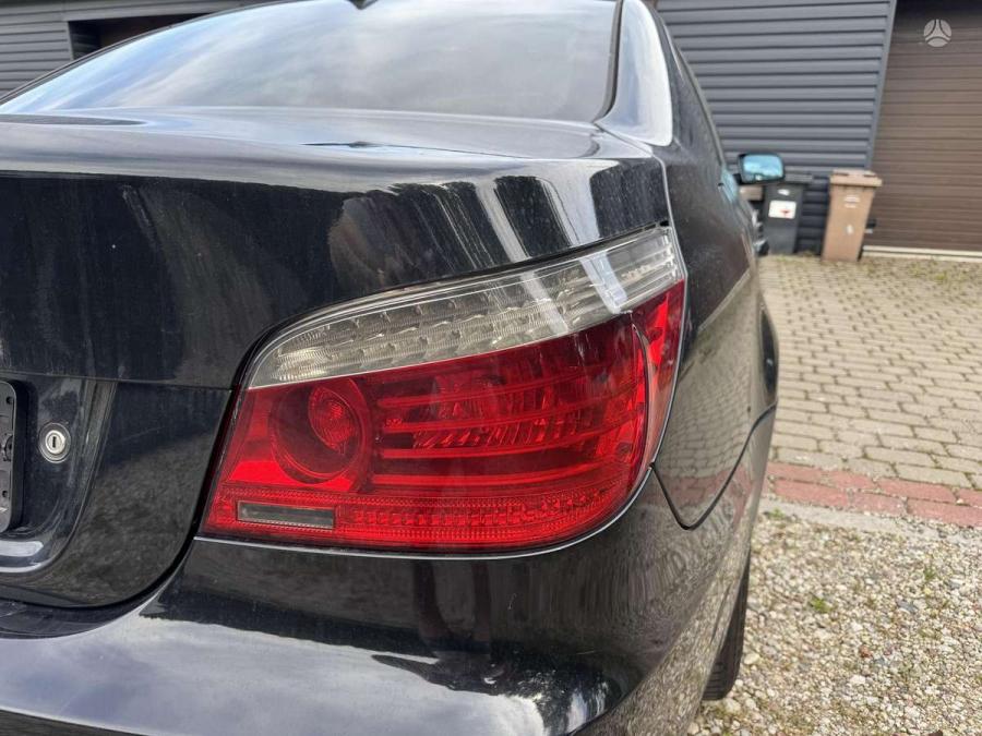 Black BMW 535 2007 in Alytus, with an engine capacity of 3.00 L and mileage of 405 thousand km for 3350 €, photo 24 on AUTOMOTO.COM.LV