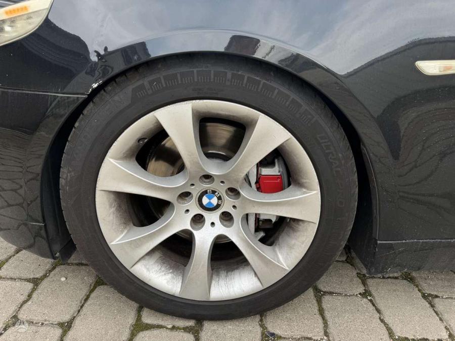Black BMW 535 2007 in Alytus, with an engine capacity of 3.00 L and mileage of 405 thousand km for 3350 €, photo 25 on AUTOMOTO.COM.LV