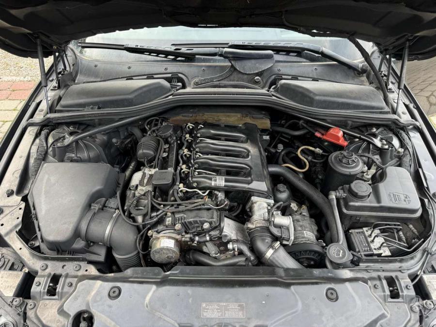 Black BMW 535 2007 in Alytus, with an engine capacity of 3.00 L and mileage of 405 thousand km for 3350 €, photo 32 on AUTOMOTO.COM.LV