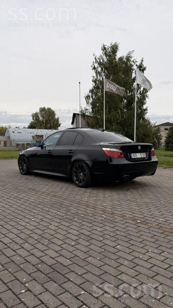 Black BMW 535 2007 in Riga, with an engine capacity of 3.00 L and mileage of 383 thousand km for 9035 €, photo 4 on AUTOMOTO.COM.LV