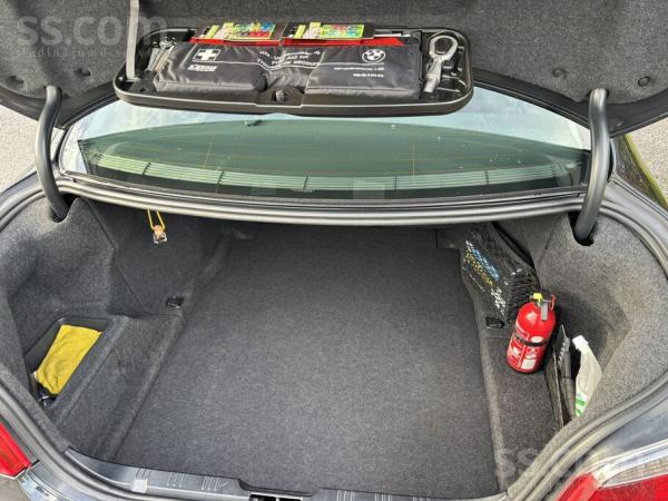 Black BMW 535 2007 in Ventspils, with an engine capacity of 3.00 L and mileage of 279 thousand km for 7500 €, photo 11 on AUTOMOTO.COM.LV
