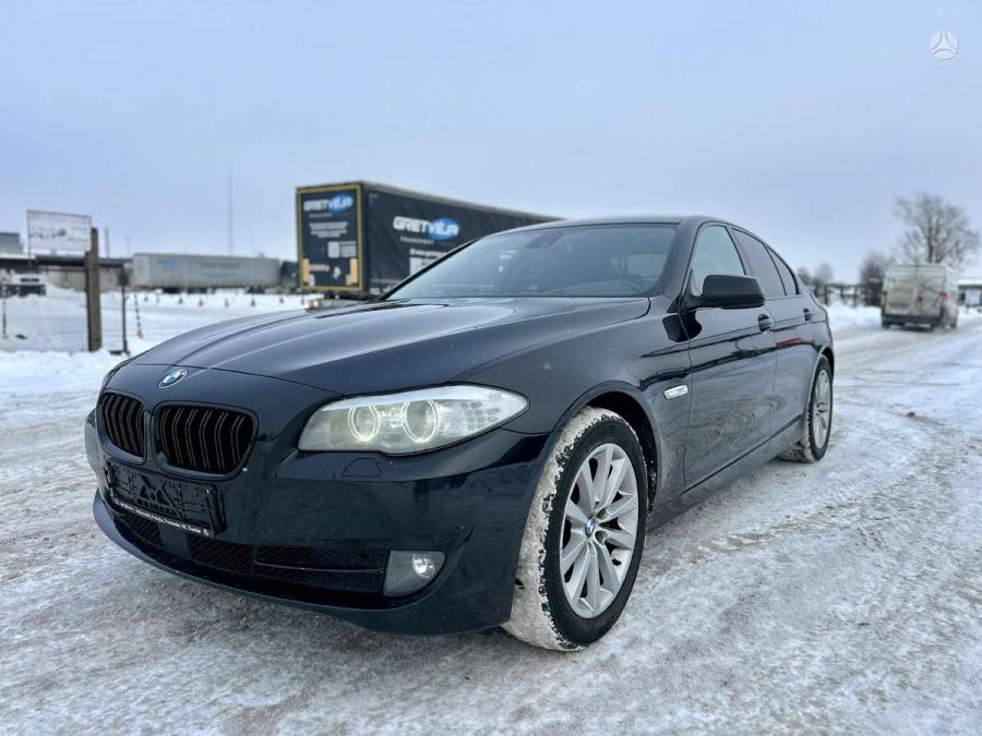 Melns BMW 535 2010 Šauļi, ar dzinēja tilpumu 2.99 L un nobraukumu 245 tūkst. km par 10400 €, foto 1 vietnē AUTOMOTO.COM.LV