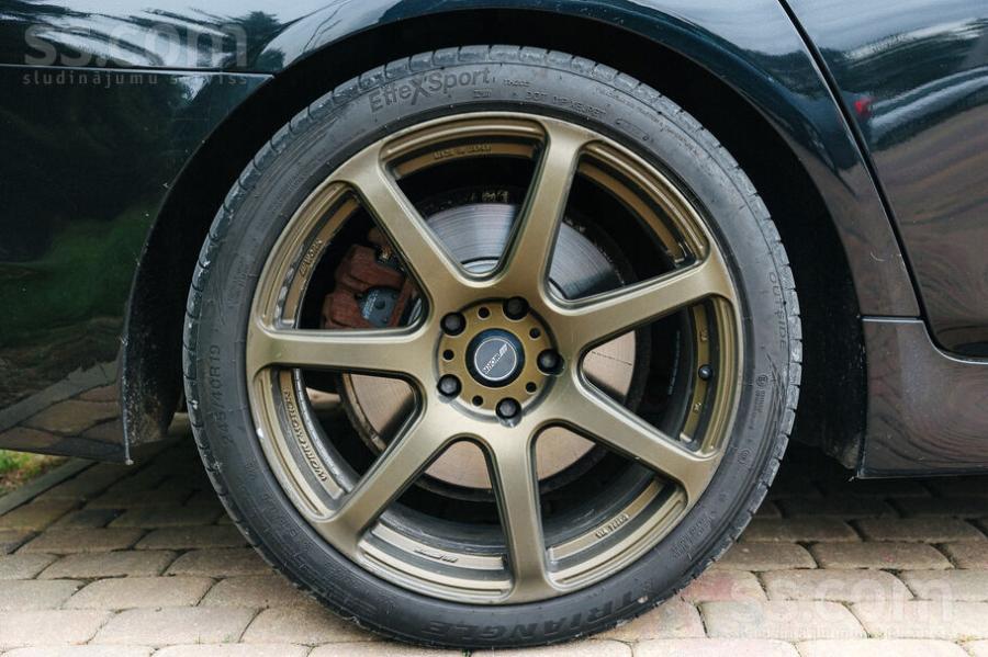 Black BMW 535 2010 in Riga, with an engine capacity of 3.00 L and mileage of 280 thousand km for 12000 €, photo 8 on AUTOMOTO.COM.LV
