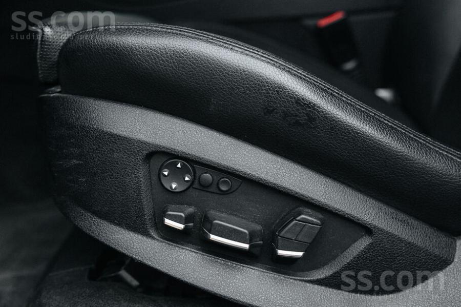 Black BMW 535 2010 in Riga, with an engine capacity of 3.00 L and mileage of 280 thousand km for 12000 €, photo 12 on AUTOMOTO.COM.LV