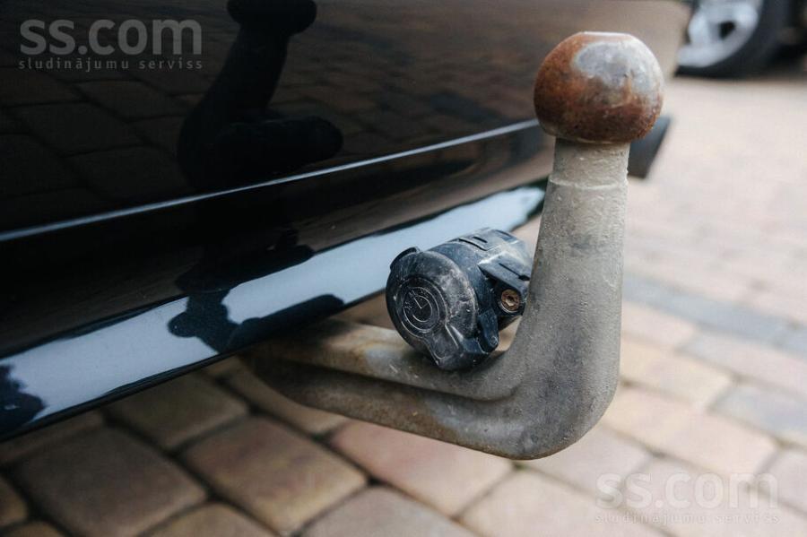 Black BMW 535 2010 in Riga, with an engine capacity of 3.00 L and mileage of 280 thousand km for 12000 €, photo 18 on AUTOMOTO.COM.LV