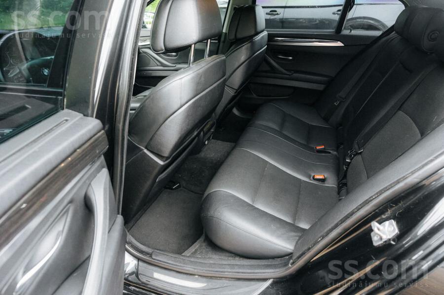Black BMW 535 2010 in Riga, with an engine capacity of 3.00 L and mileage of 280 thousand km for 12000 €, photo 19 on AUTOMOTO.COM.LV
