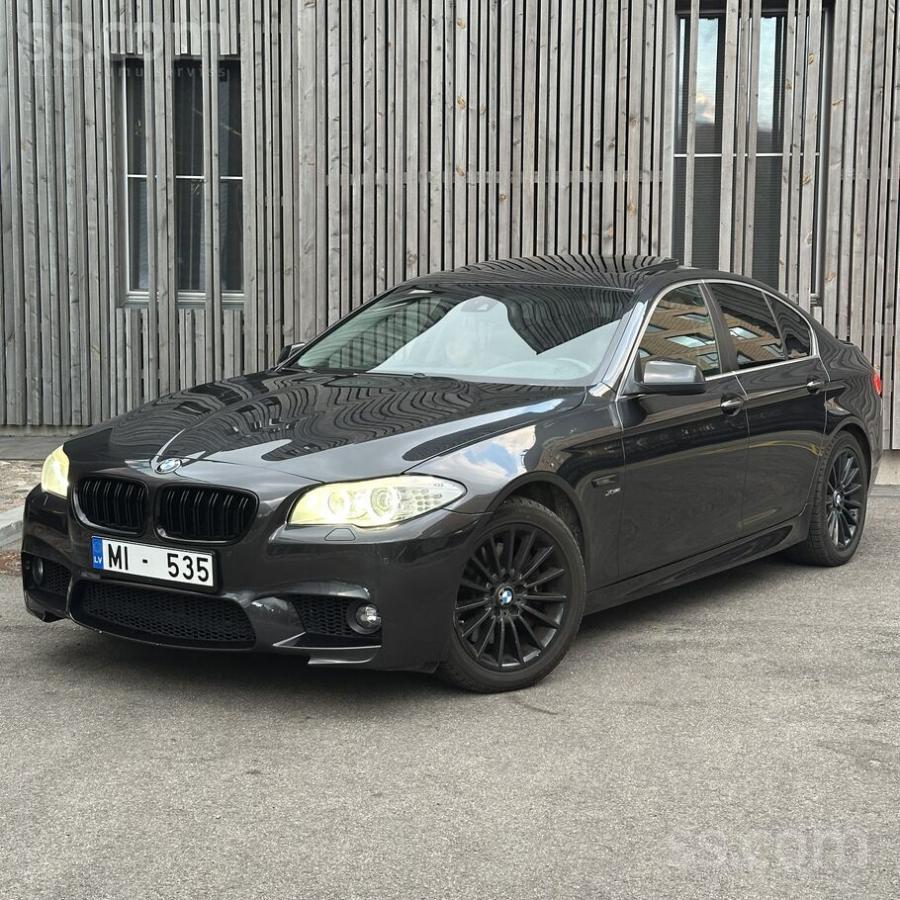 Black BMW 535 2011 in Riga, with an engine capacity of 3.00 L and mileage of 229 thousand km for 8700 €, photo 4 on AUTOMOTO.COM.LV