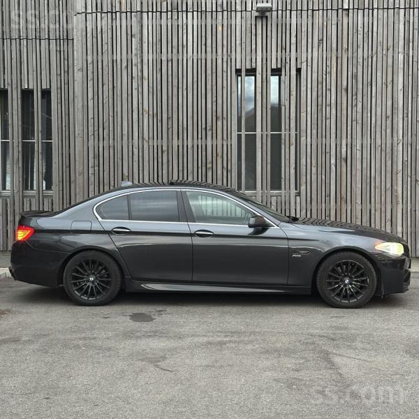 Black BMW 535 2011 in Riga, with an engine capacity of 3.00 L and mileage of 229 thousand km for 8700 €, photo 6 on AUTOMOTO.COM.LV