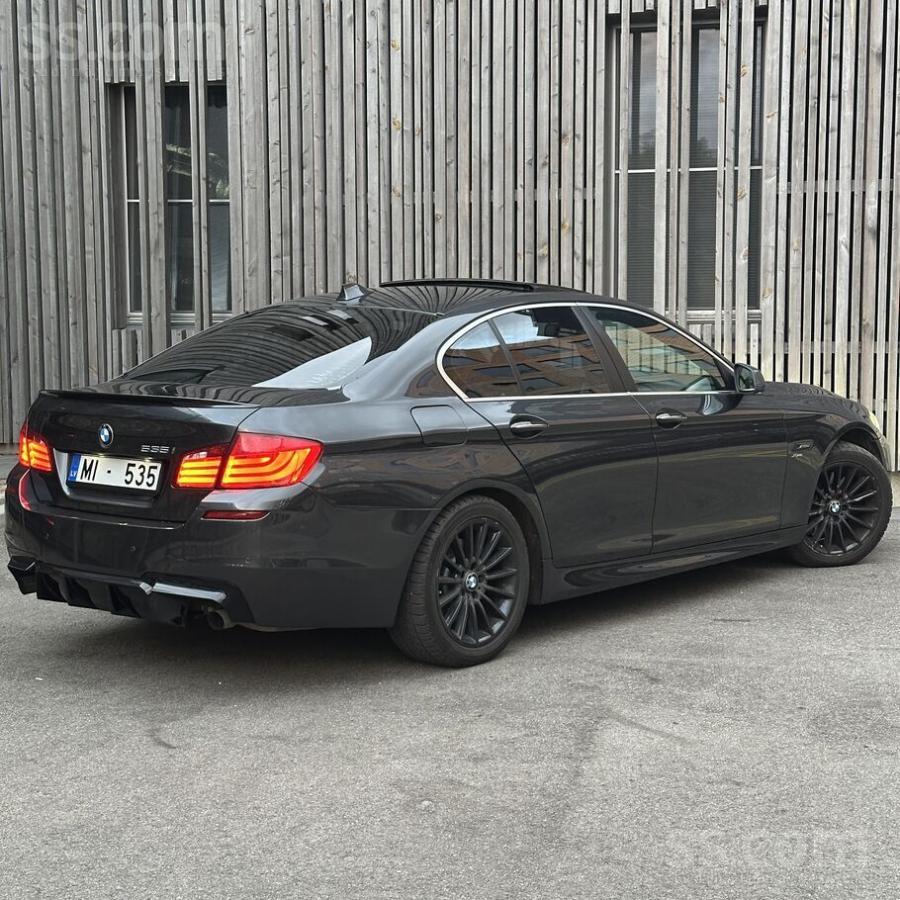 Black BMW 535 2011 in Riga, with an engine capacity of 3.00 L and mileage of 229 thousand km for 8700 €, photo 7 on AUTOMOTO.COM.LV