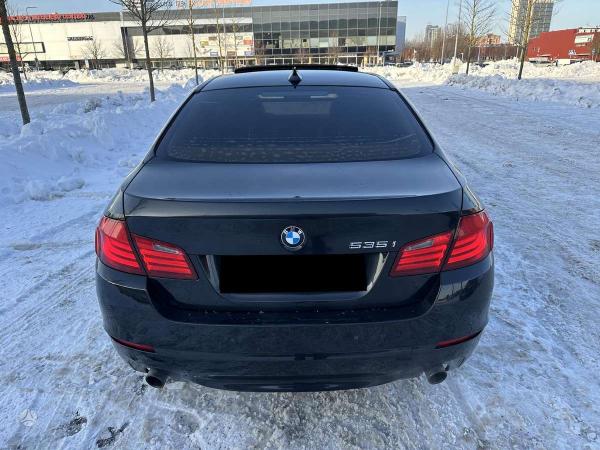 Black BMW 535 2011 in Klaipeda, with an engine capacity of 2.98 L and mileage of 300 thousand km for 6999 €, photo 10 on AUTOMOTO.COM.LV