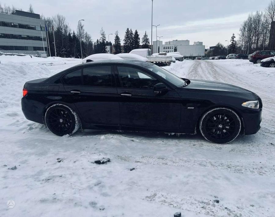 Black BMW 535 2011 in Vilnius, with an engine capacity of 2.98 L and mileage of 265 thousand km for 10200 €, photo 6 on AUTOMOTO.COM.LV
