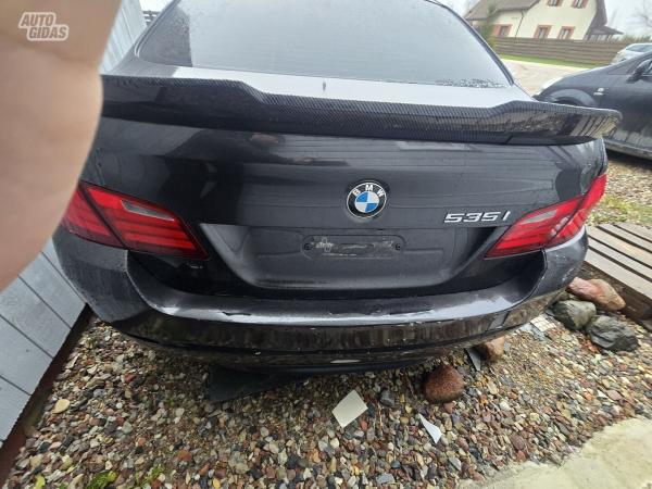 Black BMW 535 2011 in Gargzdai, with an engine capacity of 3.00 L and mileage of 200 thousand km for 1499 €, photo 4 on AUTOMOTO.COM.LV