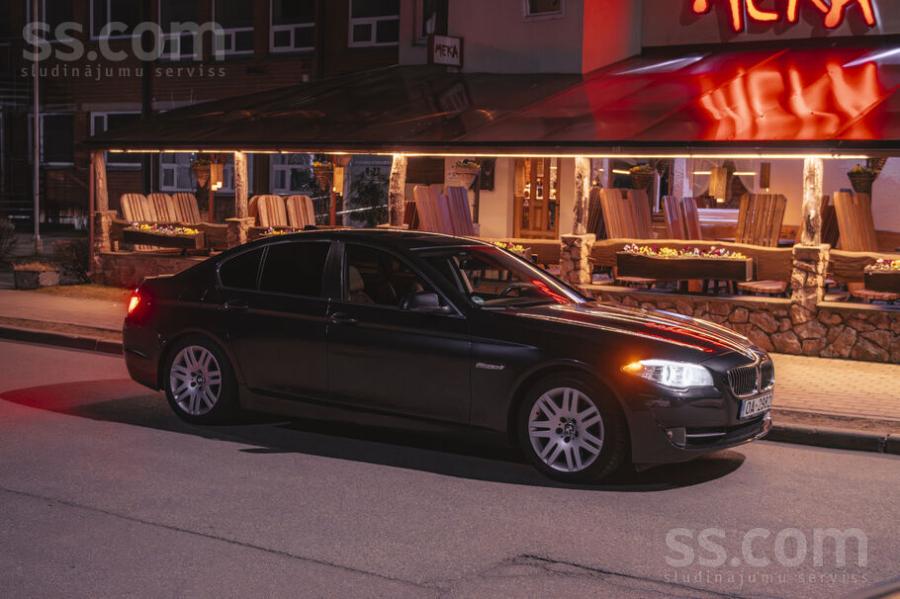 Melns BMW 535 2011 Jelgava, ar dzinēja tilpumu 3.00 L un nobraukumu 178 tūkst. km par 10900 €, foto 30 vietnē AUTOMOTO.COM.LV