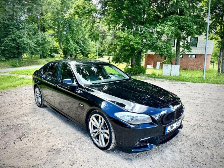 Black BMW 535 2011 in Riga, with an engine capacity of 3.00 L and mileage of 308 thousand km for 12900 €, photo 3 on AUTOMOTO.COM.LV