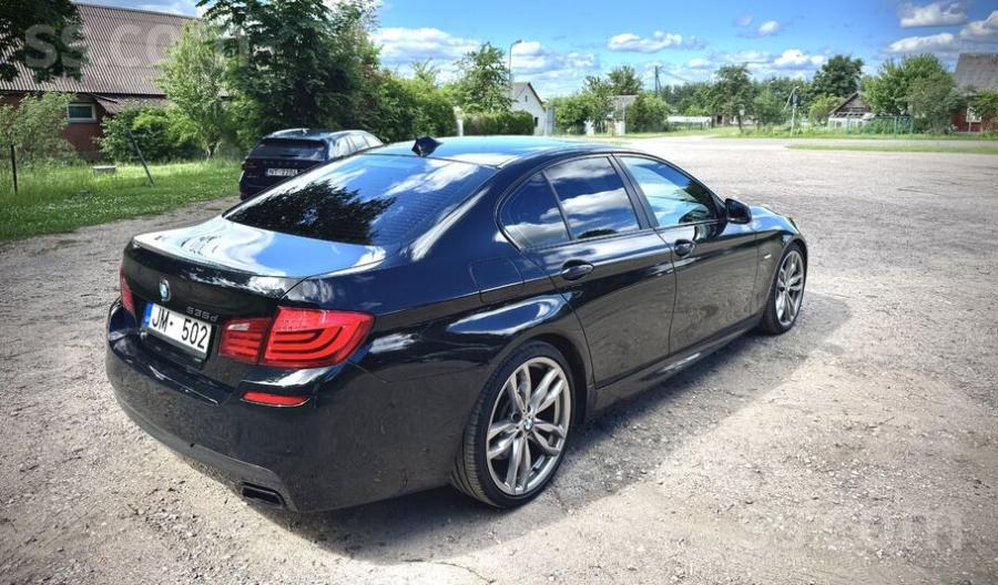 Black BMW 535 2011 in Riga, with an engine capacity of 3.00 L and mileage of 308 thousand km for 12900 €, photo 5 on AUTOMOTO.COM.LV