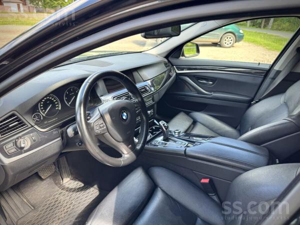 Black BMW 535 2011 in Riga, with an engine capacity of 3.00 L and mileage of 308 thousand km for 12900 €, photo 9 on AUTOMOTO.COM.LV